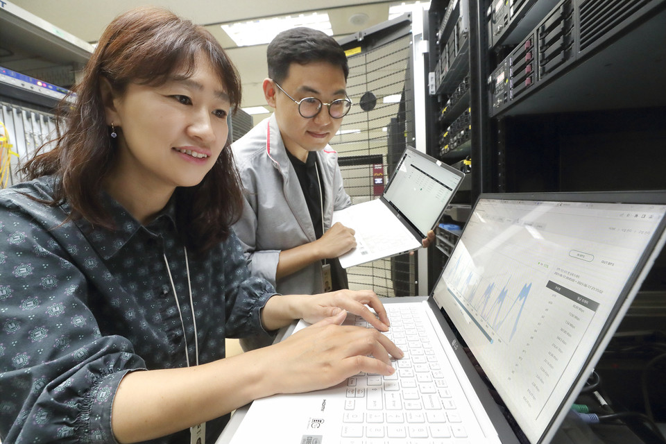 KT, AI 관제 솔루션 ‘아이온’에 AI 모델 자동화 관리기술 적용