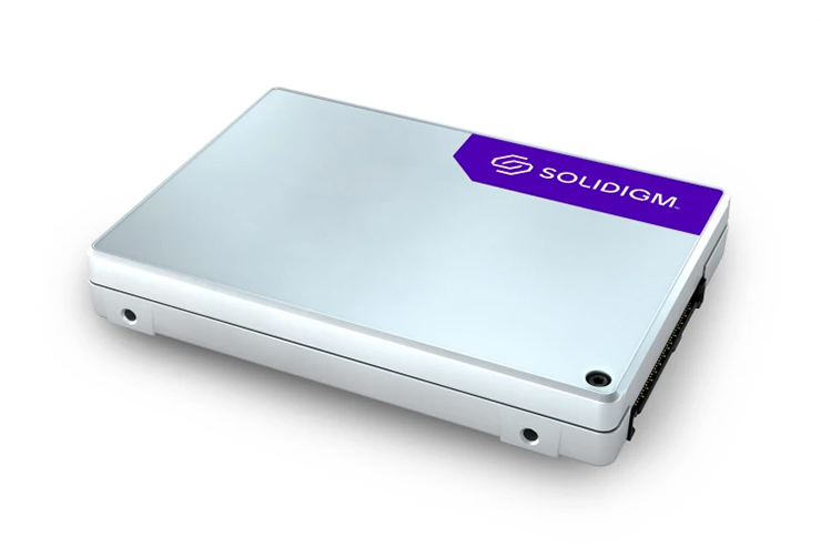 솔리다임, 122TB QLC eSSD 공개…“현존 최대 용량, 내년 1분기 공급”